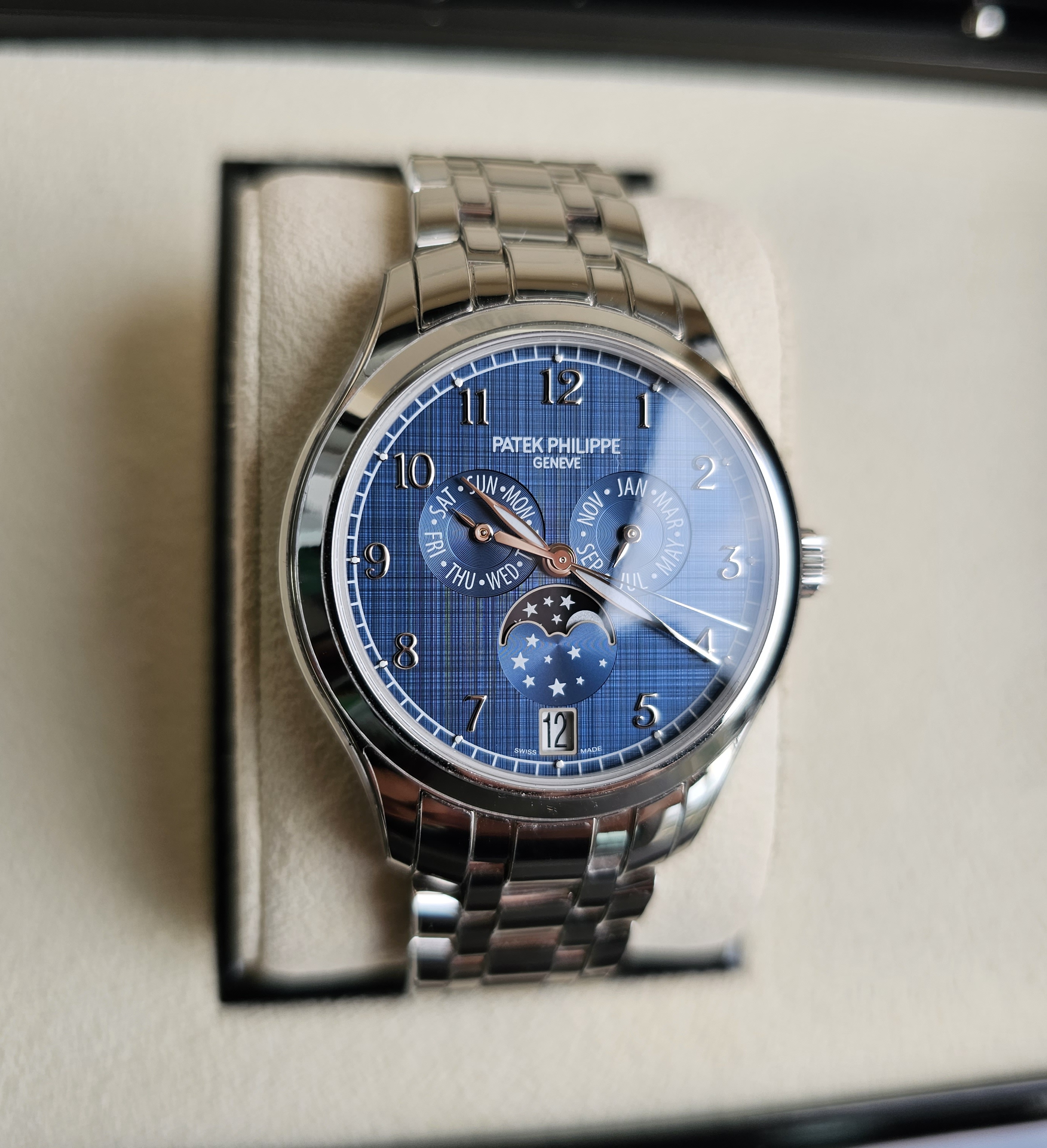 Complications Annual Calendar Moon Phases 4947/1A | VIVER
